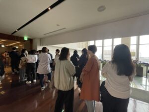 mango tree tokyo:ランチブッフェ:予約なし必勝法(ﾏﾝｺﾞﾂﾘｰ丸の内) | ミドルエイジの歩き方